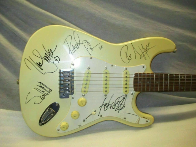 SQUIER STRAT - SIGNED by SKID ROW in 1992 - DAVE SABO - SEBASTIAN BACH ...