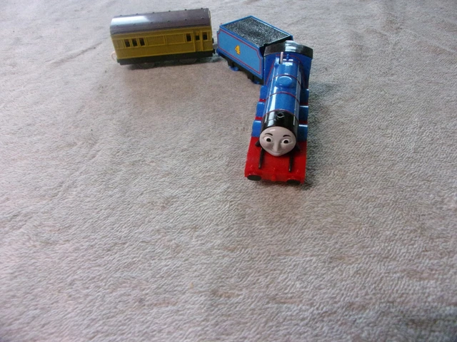 TOMY TRACKMASTER THOMAS The Tank Engine Train Gordon & Green Truck ...
