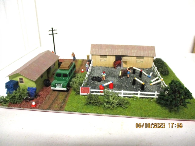 MODEL RAILWAY DIORAMA of Scratch Built Horse Stable Block 00 Gauge £25. ...