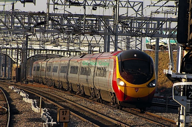 6X4 GLOSSY PHOTO Virgin Class 390 390024 Nuneaton £1.10 - PicClick UK