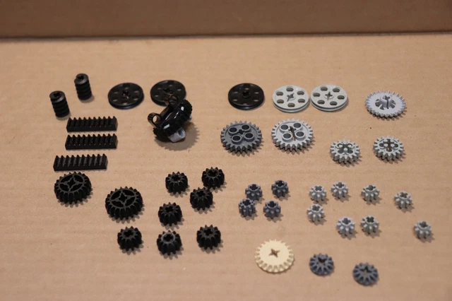 LEGO BULK LOT 40 Technic Gears Mindstorm, NXT - U110 £1.98 - PicClick UK