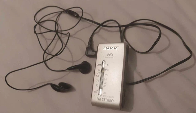 SONY WALKMAN RADIO Model Srf-S84 Complete With Volume Control ...