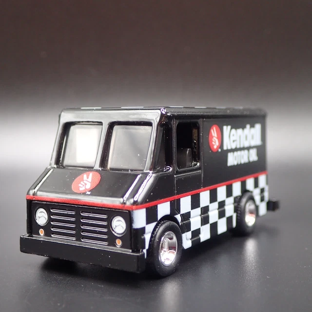 CHEVY GMC STEP Box Van Kendall Motor Oil 1:64 Scale Diorama Diecast ...