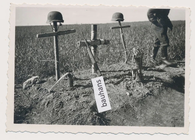 FOTO WEHRMACHT SOLDATEN-GRÄBER 2.WK (8960a) EUR 4,40 - PicClick DE