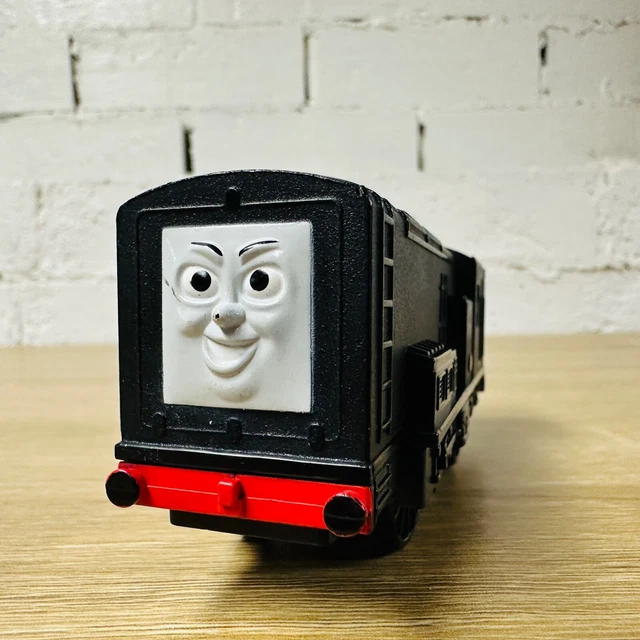 THOMAS & FRIENDS TrackMaster DIESEL 10 w/ Open Car Motorized Train 2004 ...
