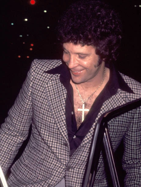 SINGER TOM JONES on May 19 1977 leaving La Scala Restaurant in Bev- Old ...