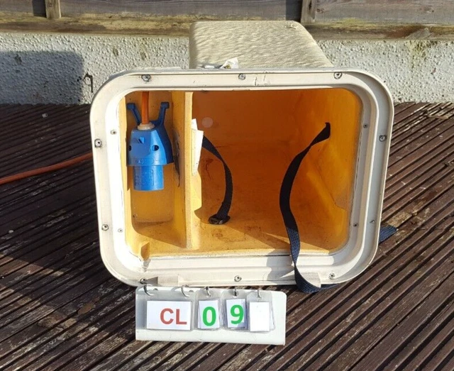 BATTERY BOX WITH HOOK UP SOCKET for Caravan , Camper or Motorhome EUR ...