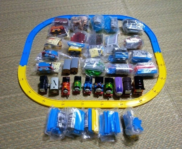 TOMY THOMAS & Friends Capsule Plarail Gacha Gashapon Lot de jouets en ...