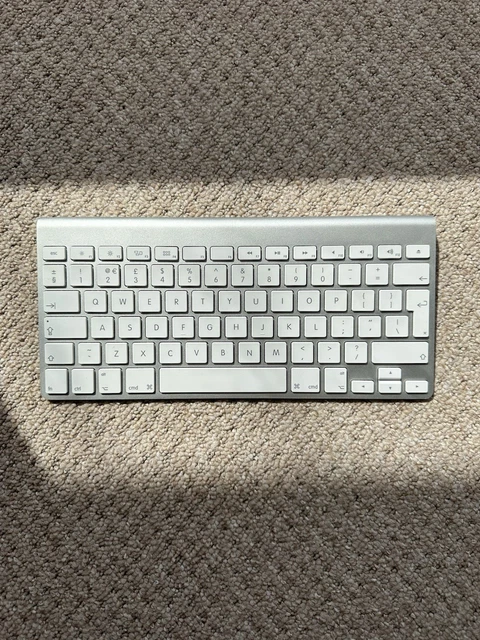 APPLE MAGIC KEYBOARD A1314 Wireless Bluetooth - Silver - British ...