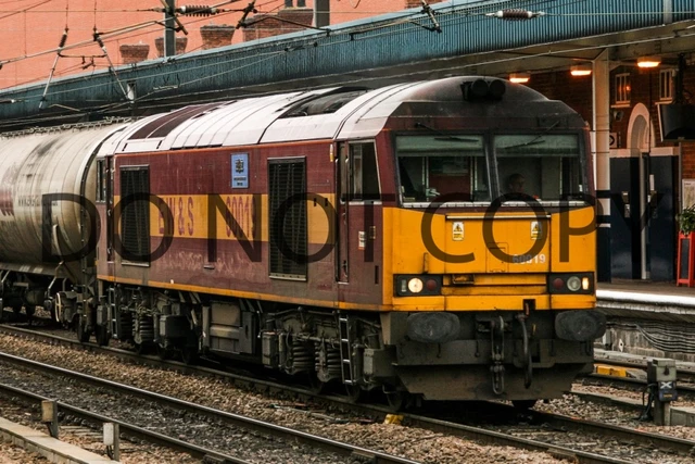 UK DIESEL TRAIN Railway Photograph Of Class 60 60019 Loco. Rm60-98 £1. ...