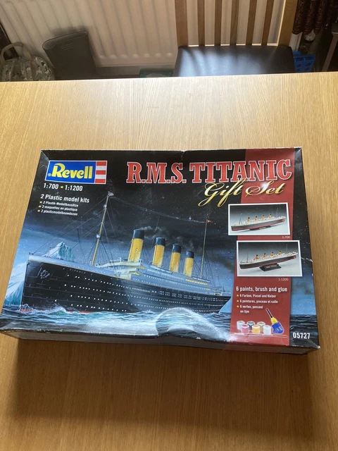 REVELL MODEL KIT. RMS Titanic Gift Set. Skill Level 4. 1:700 & 1:1200 ...