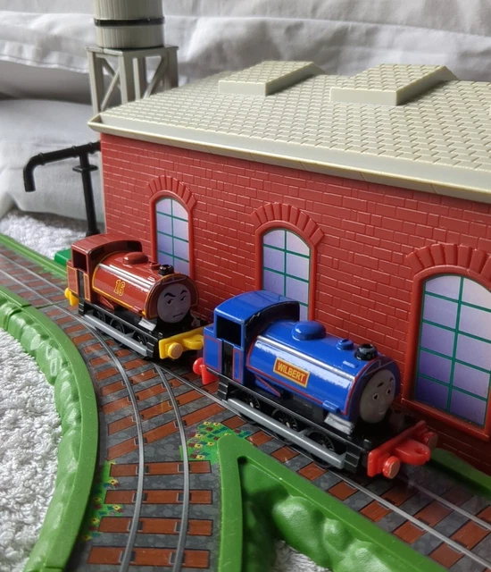 VINTAGE 1998 ERTL Sixteen and Wilbert Thomas and friends £10.99 ...