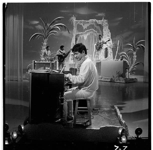 DON HO SINGER The Hollywood Palace 1967 OLD TV PHOTO 8 EUR 6,58 ...