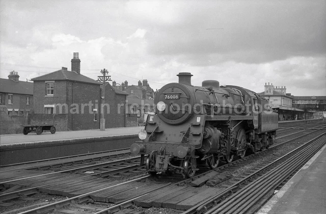 EASTLEIGH STATION STANDARD Class 4 2-6-0 76008 Railway Negative RN327 £ ...