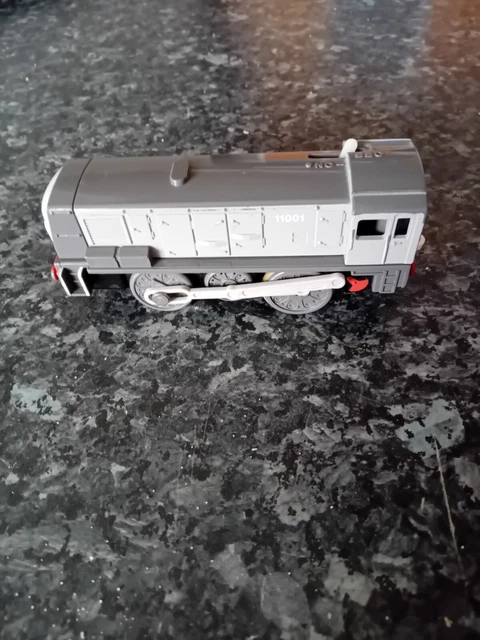 TOMY THOMAS THE tank engine track master battery powered Dennis train ...