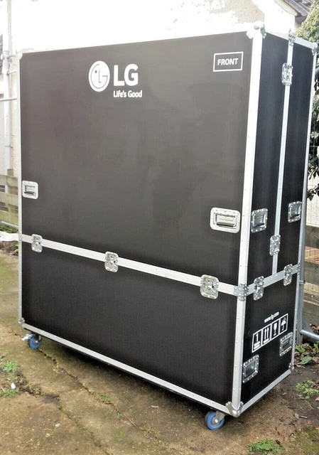 EXTRA LARGE SIZE, Foam Lined/Lockable/Mobile Flight Case £150.00 ...