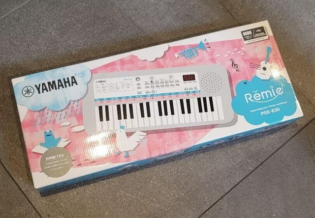 YAMAHA PSS-E30 REMIE Mini-key Portable Keyboard White Japanese version ...