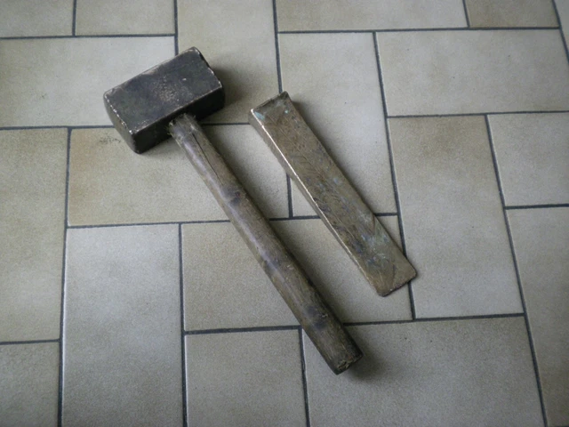 OUTIL ANCIEN, UNE massette et un burin en bronze EUR 38,00 - PicClick FR