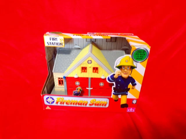FIREMAN SAM FIRE Station with Elvis Figure BNIB £29.98 - PicClick UK