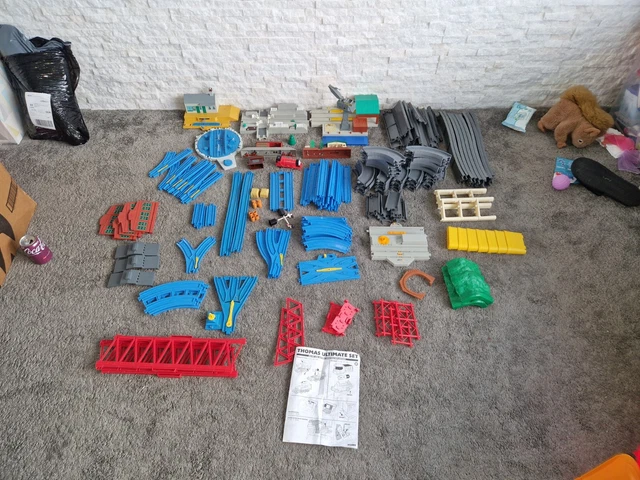 TOMY THOMAS TRACKMASTER Ultimate Set ( Unsure If 100% Complete £50.00 ...