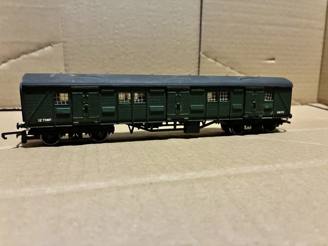 TRIANG R227 BR Utility Van OO Gauge Model Repainted Into Green Livery £ ...