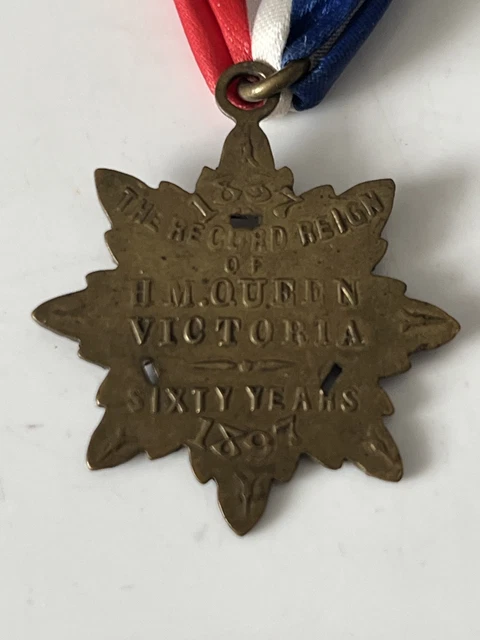 1897 QUEEN VICTORIA 60th Year of Reign Commemorative Medal & Ribbon £15 ...