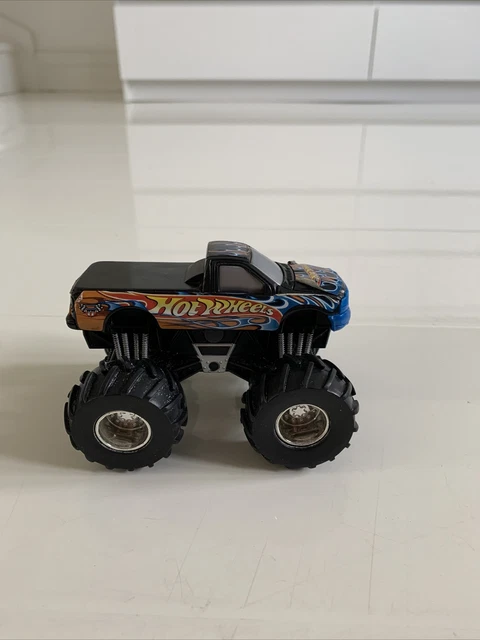 HOT WHEELS MONSTER truck Monster Jam Flames 2001 Mattel 89853 EUR 5,86 ...