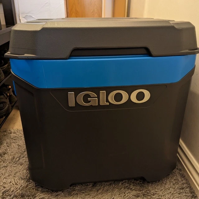 IGLOO MAXCOLD LATITUDE 62 Roller 58L Wheeled Ice Cool Box - Blue/Silver 58 Litre £80.00 ...