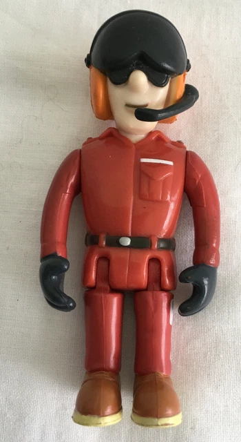FIREMAN SAM TOM Thomas articulated pilot figure 2005 - approx 3.5” £3. ...