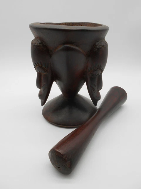 ART AFRICAIN : Grand Pilon Et Mortier Masque Sculpté En Bois EUR 49,99 ...
