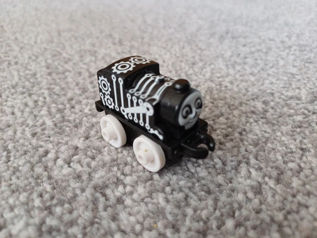 THOMAS & FRIENDS Minis Skeleton Halloween Train Collectable Black and ...