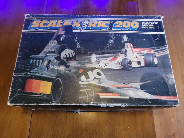 VINTAGE SCALEXTRIC 200 Formula 1 With Cars (Working And Complete) £49. ...