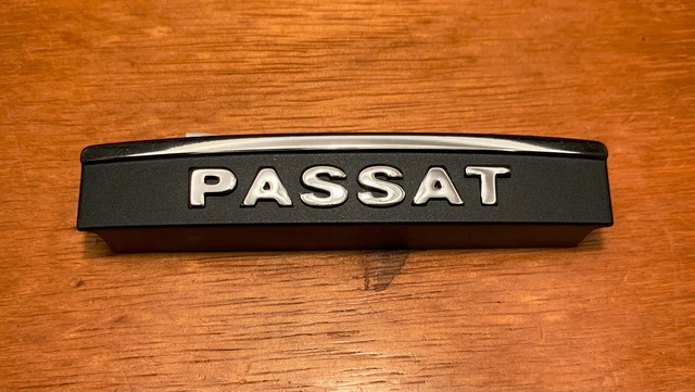 ORIGINAL SCHRIFTZUG VW Passat Logo Zeichen Emblem Plakette B6 VW ...