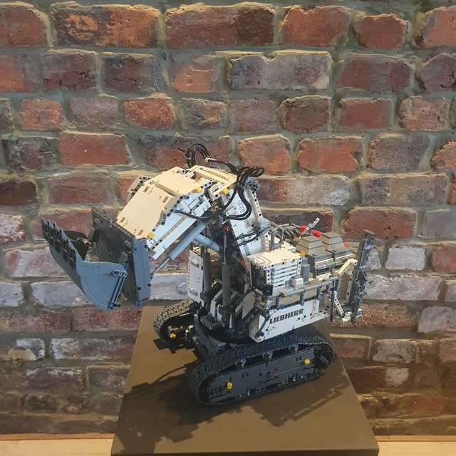 LEGO TECHNIC LIEBHERR R 9800 Excavator Set 42100 COLLECTION ONLY £286. ...