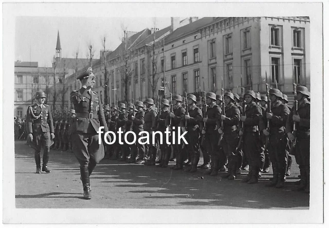 FOTO 2WK BELGIEN Stadt Gent Leopold Kaserne Vereidigung Offizier Parade ...