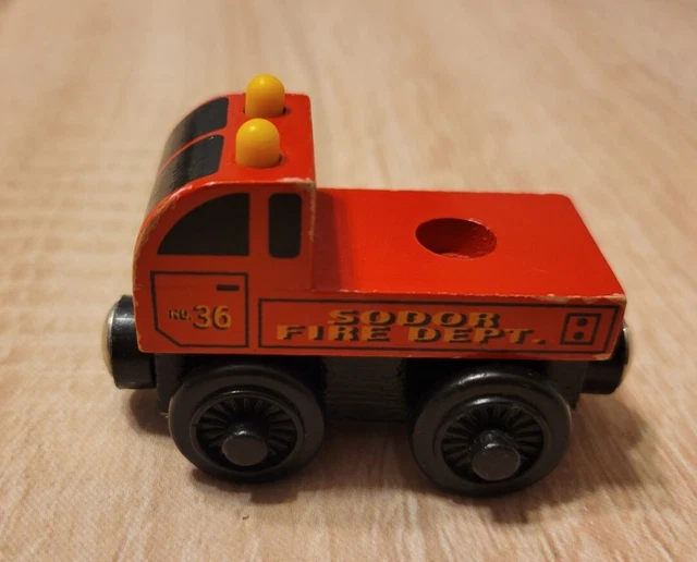 THOMAS & FRIENDS Wooden Railway Sodor Fire Truck Engine 2003 £9.42 ...