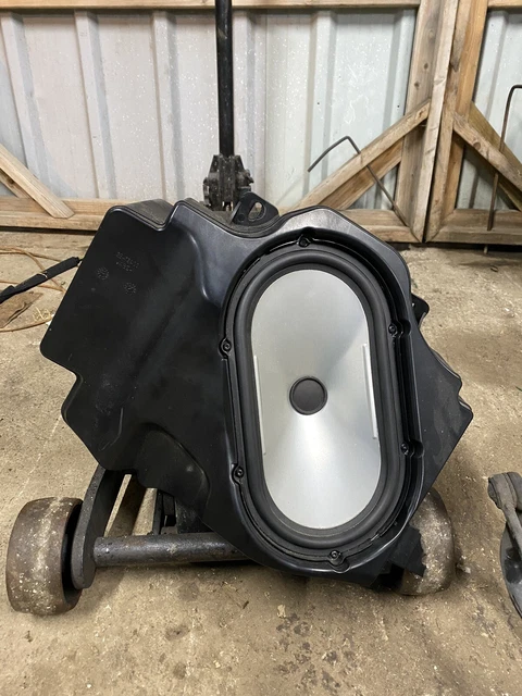 RANGE ROVER L322 HARMON KARDON SUBWOOFER SUB AND AMP With Plug / Loom ...