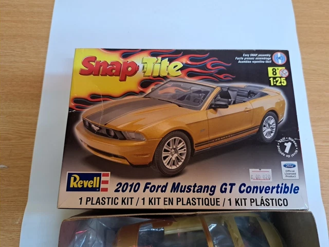 REVELL KIT 1:25 Scale 2010 Ford Mustang Gt Convertible £22.89 - PicClick UK