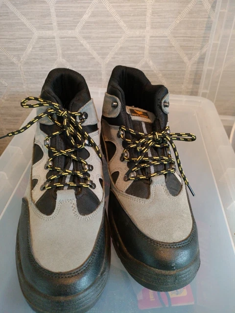 MENS WYRE VALLEY Waterproof Memory Foam Walking Boots Size 12 never ...