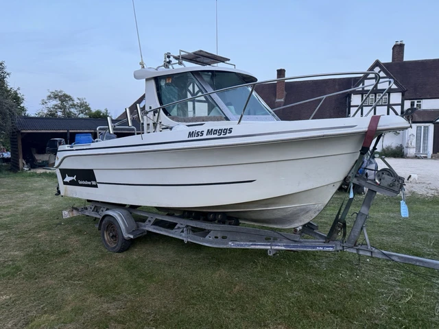 QUICKSILVER 560 PILOT house with 90hp 4stroke Engine With Trailer ...