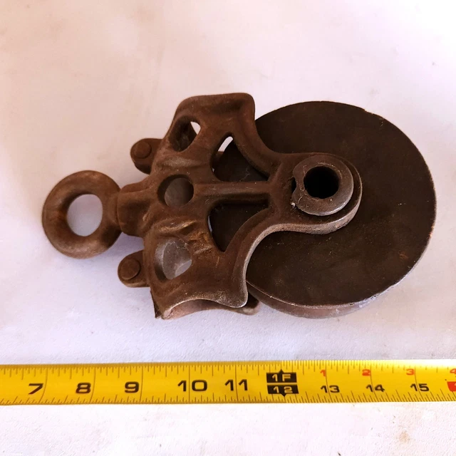ANTIQUE/VINTAGE CAST IRON & Wood Barn Pulley #28 $40.00 - PicClick CA ANTIQUE/VINTAGE CAST IRON & Wood Barn Pulley #28 $40.00 - PicClick CA