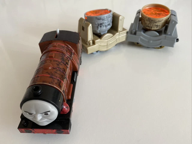TRACKMASTER REVOLUTION THOMAS the tank engine battery train hurricane ...