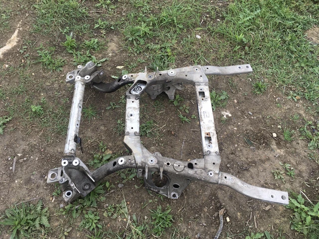 GENUINE RANGE ROVER Sport L494 Front Subframe Cpla-5C145-An £60.00 ...