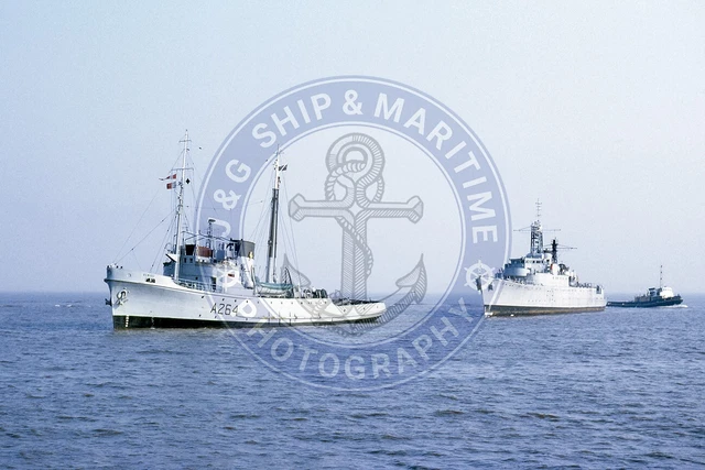 ROYAL NAVY BUSTLER Klasse Schlepper HMS REWARD (A264) - 6x4 (10x15 ...
