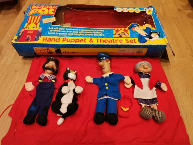 POSTMAN PAT PUPPET Theatre Set and four Hand Puppets and original box ...