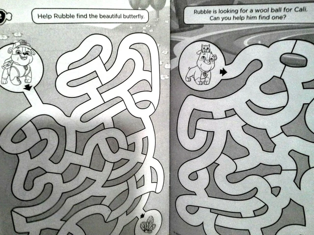 NICKELODEON MAZE MANIA Bubble Guppies, Dora, Paw Patrol, Spongebob ...