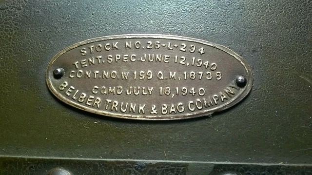 VINTAGE BELBER TRUNK and Bag Company 1940 Military Foot Locker Trunk £ ...