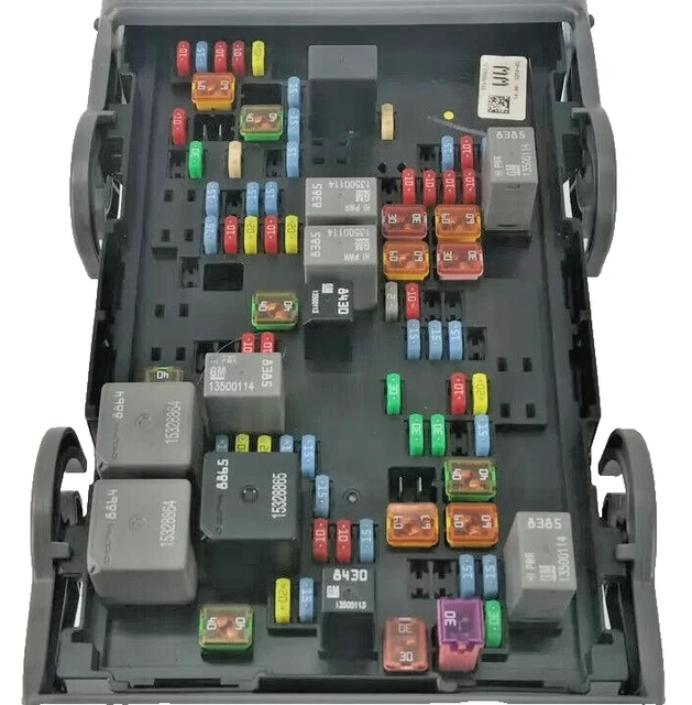07 - 09 Chevrolet GMC Cadillac Fuse Junction Box Relay Power Block ...