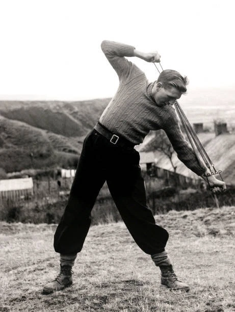 BOXING1951 WELSH BOXER Eddie Thomas in his home town of Merthyr Tydfil ...