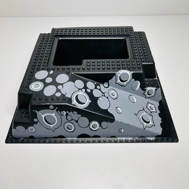 VINTAGE LEGO 2552 Baseplate Raised with Ramp and Pit Crater Pattern ...